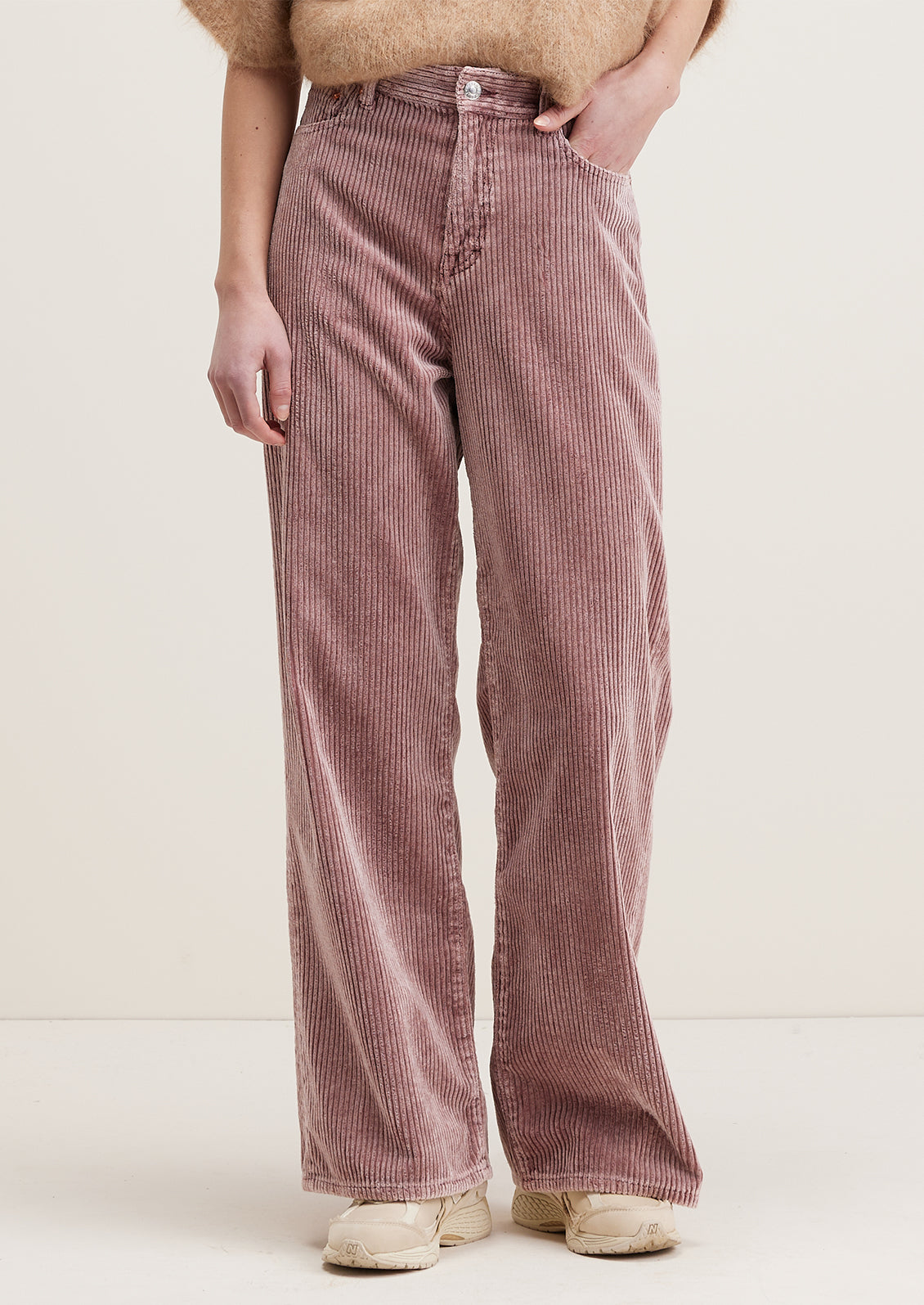 Parthe Corduroy Pants – LEIF