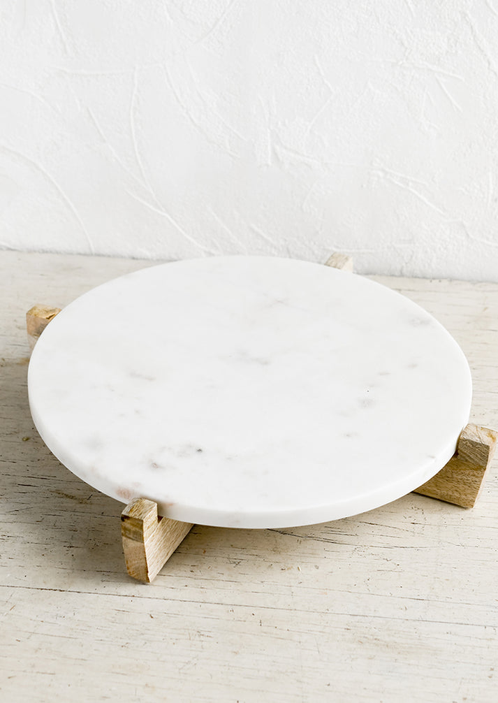 Marble & Wood Round Riser – LEIF
